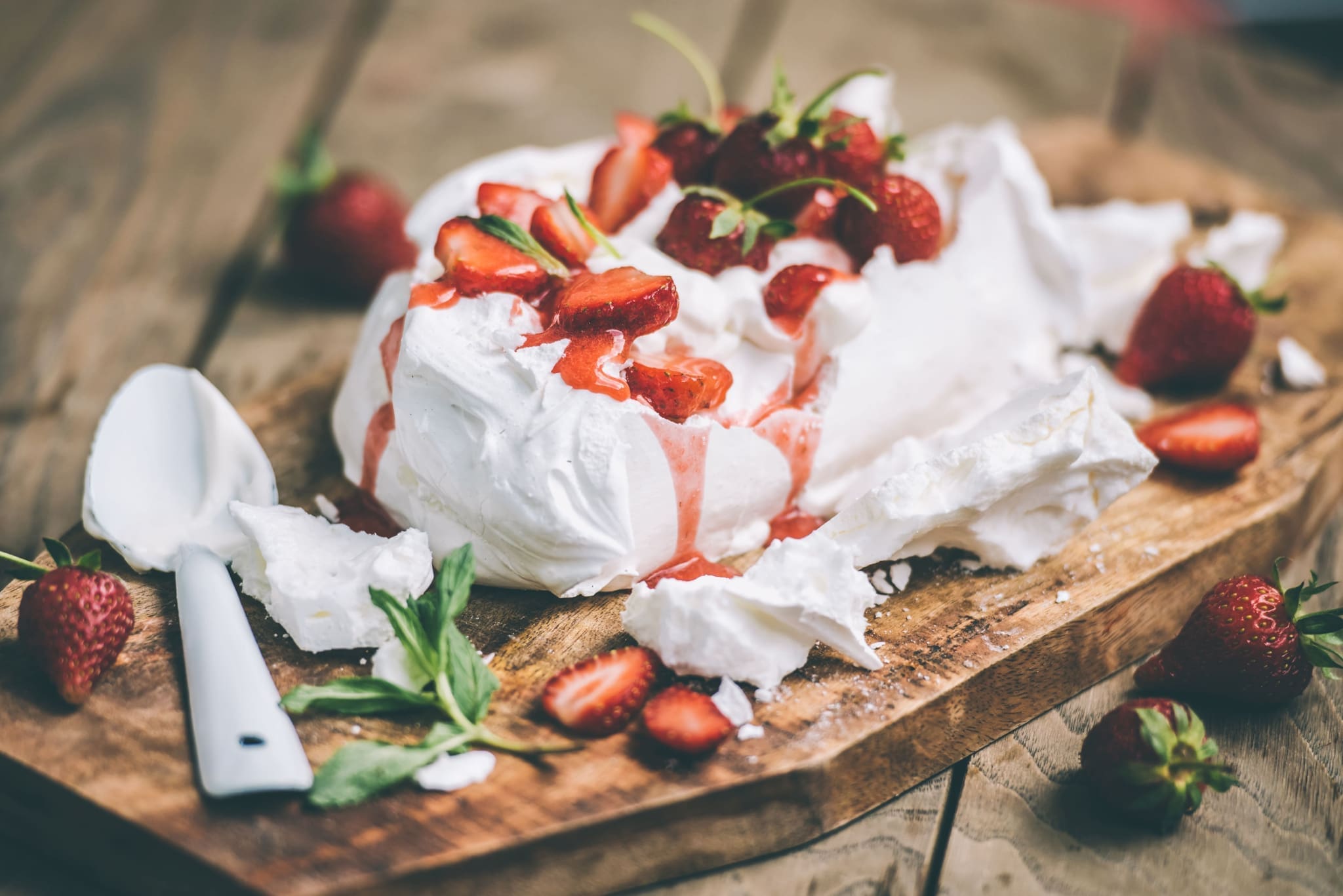 Eton Mess Recipe for Wimbledon - McQueens Dairies